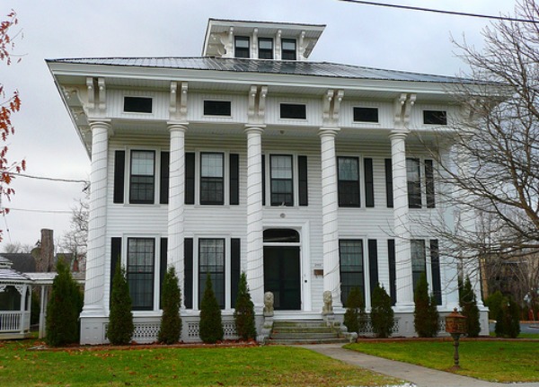 An Old-Fashioned World: old house styles