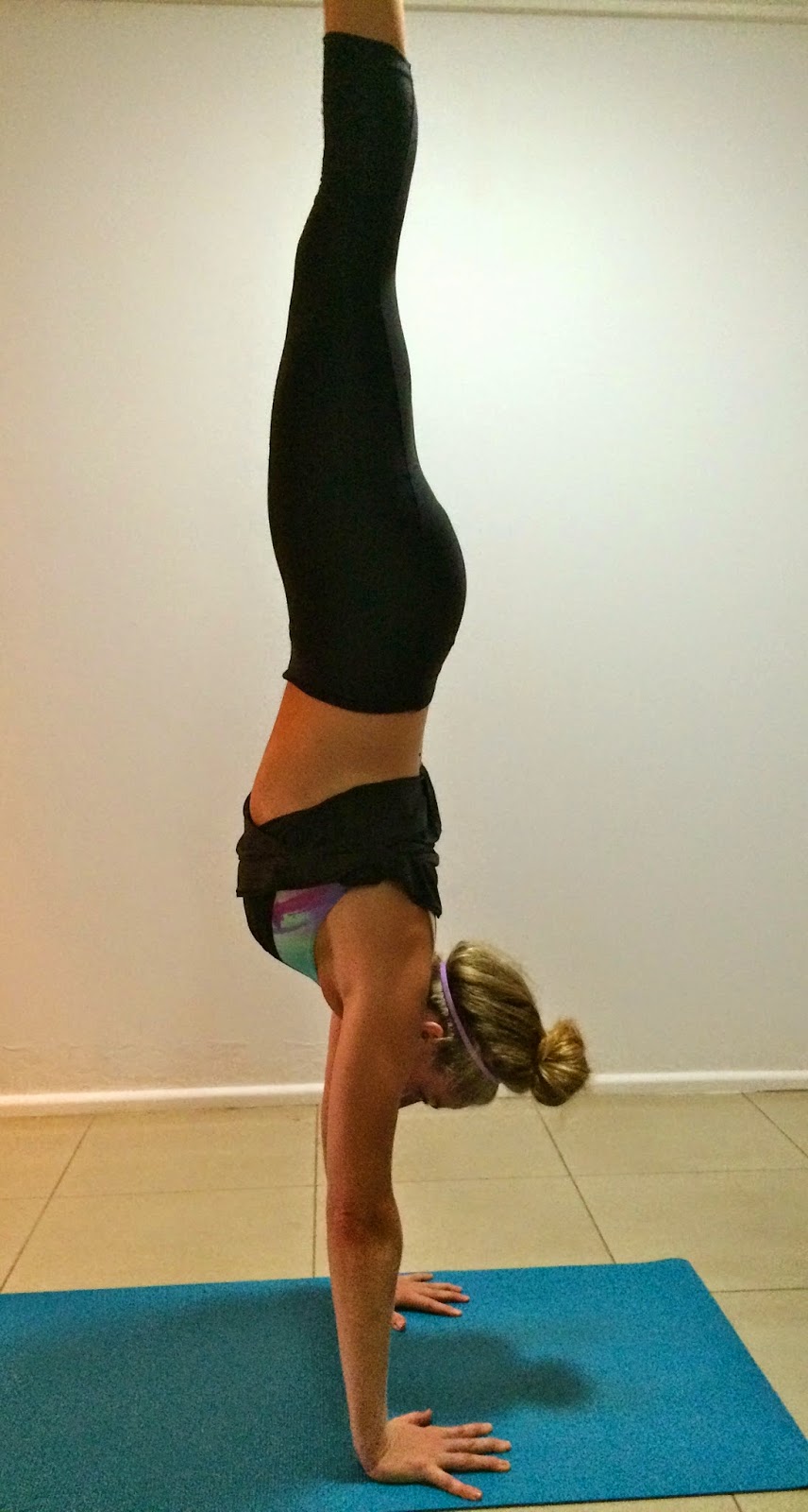Nibbles and Flow: Handstands Everyday
