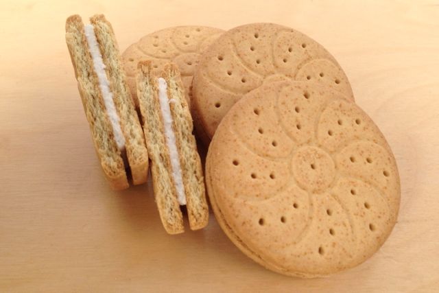VEGANOO Vegan Reviews: German Vegan: Pural Bio Bis Sandwich Biscuits