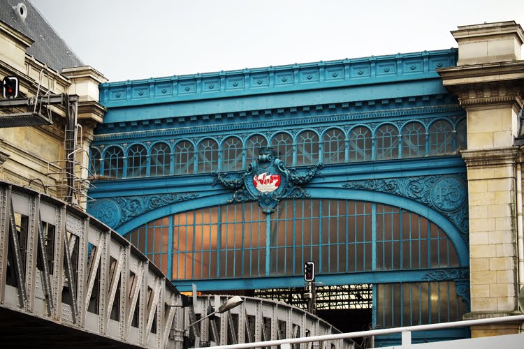 Urban patterns and matters: Paris in colors part I