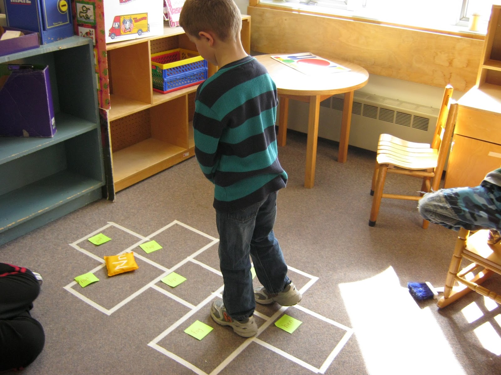Mrs. Synnott's Kindergarten: hopscotch literacy