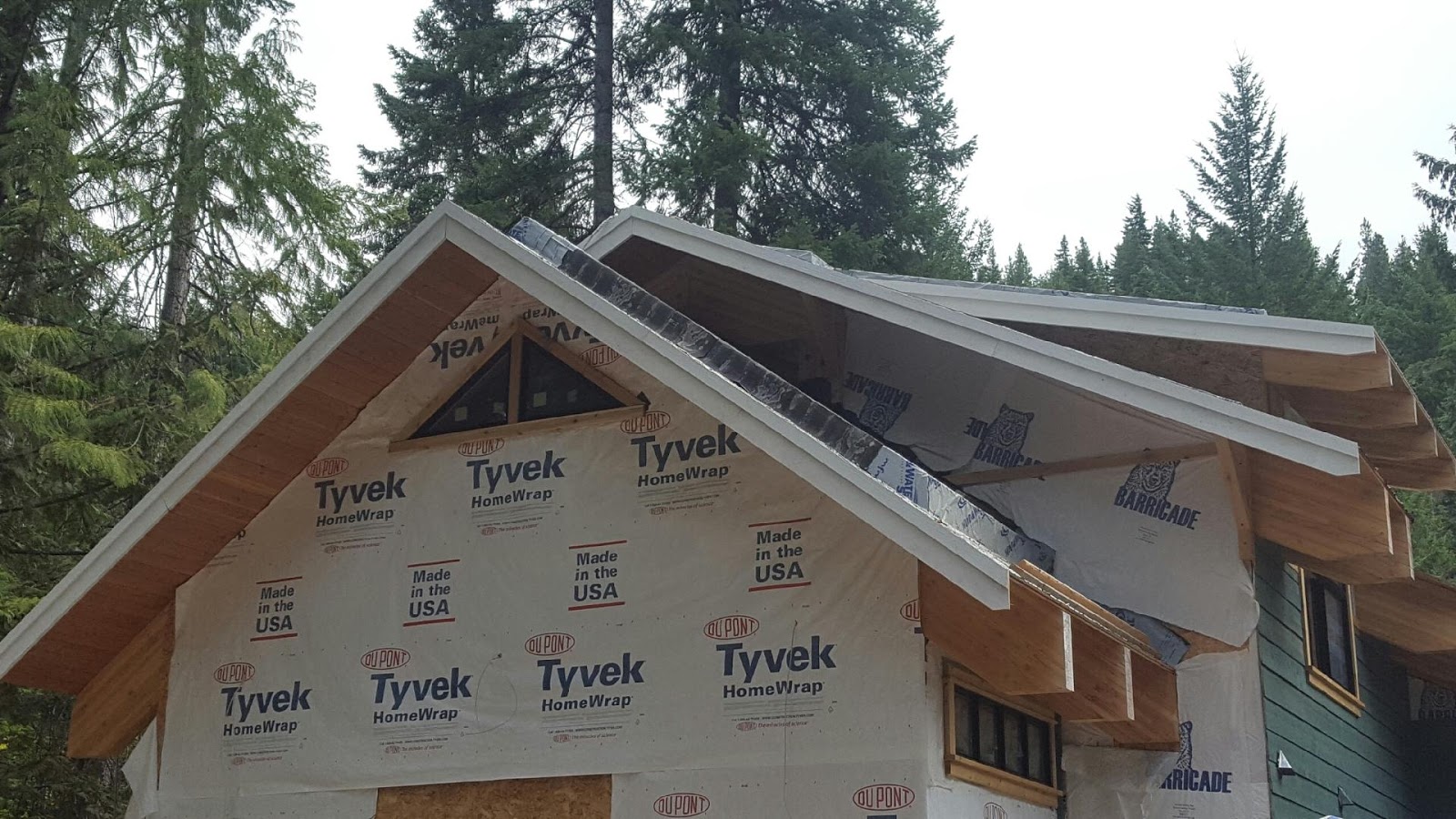 CCM Architecture : : Construction: Knee braces and barge rafters