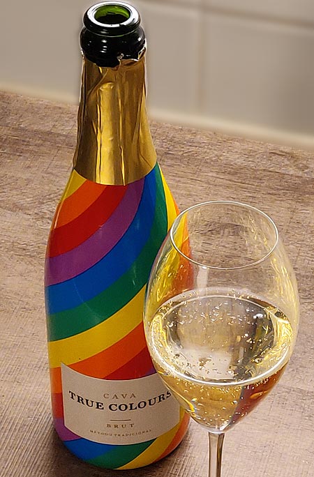 True Colours Cava vapun väreissä - Viinikartta.fi