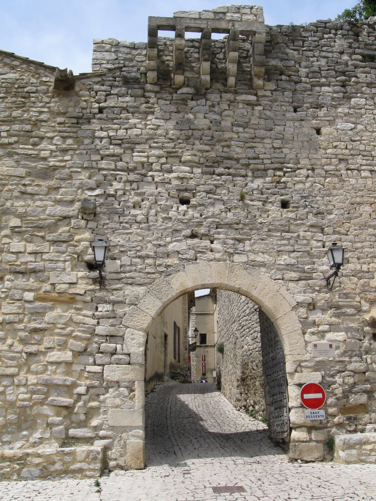 French Odyssey: 5 June - Sablet, Seguret & Breakfast cereals Scorpions