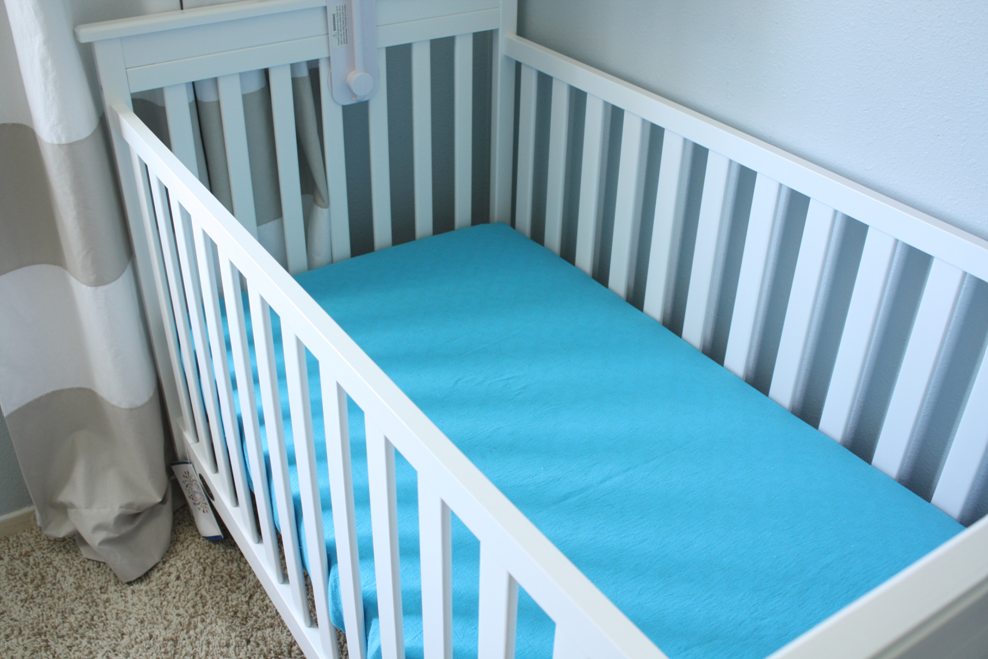Tutorial: How to Make A Crib Sheet - Naturally Creative Mama