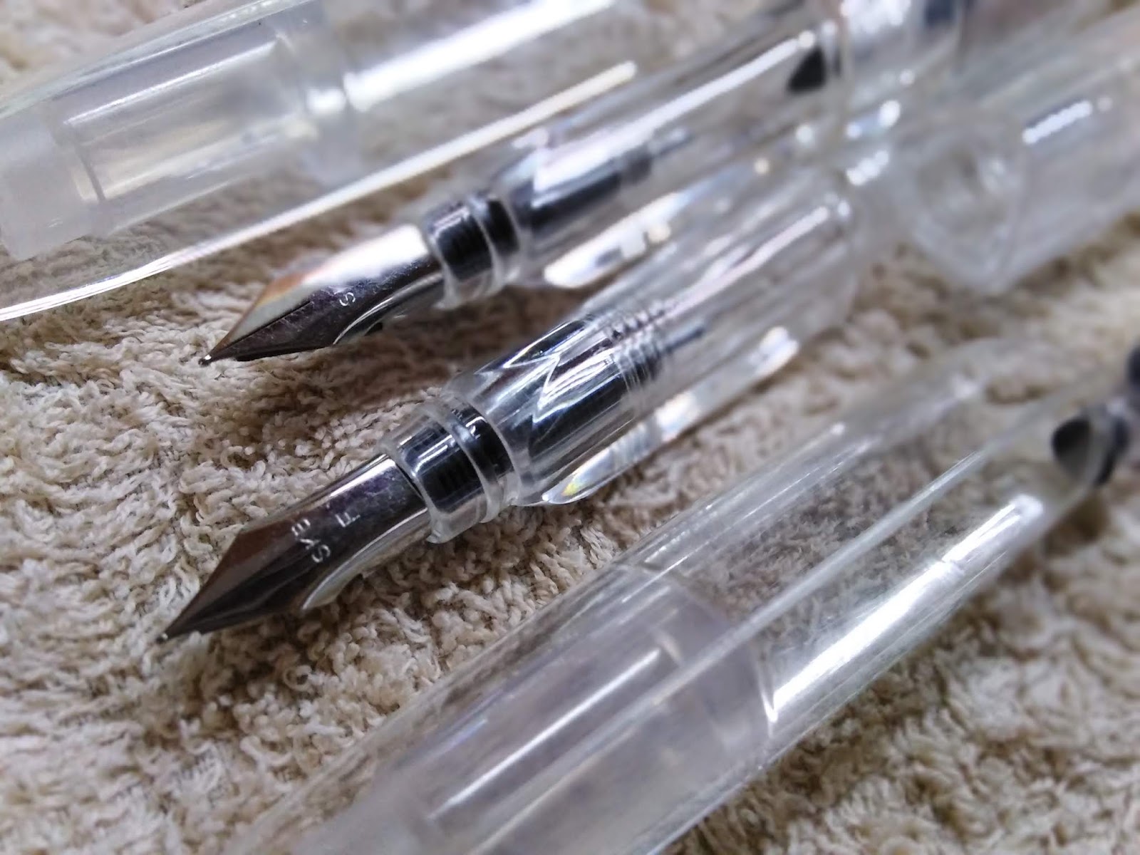 Pen Vault and Ink Cellar : Collection: SIKIB triangle Fountain pen