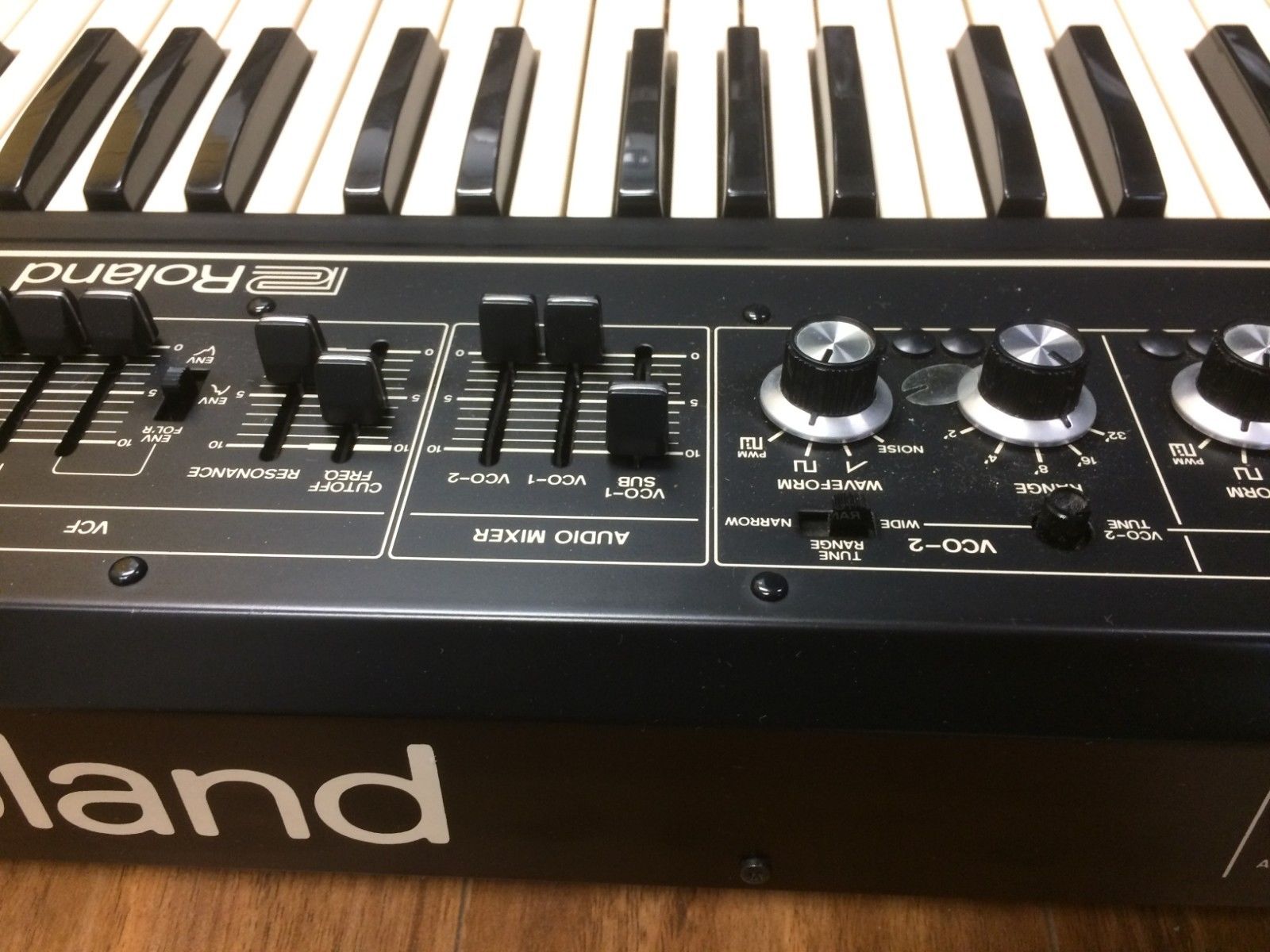 MATRIXSYNTH: Roland SH-2 Keyboard Synthesizer