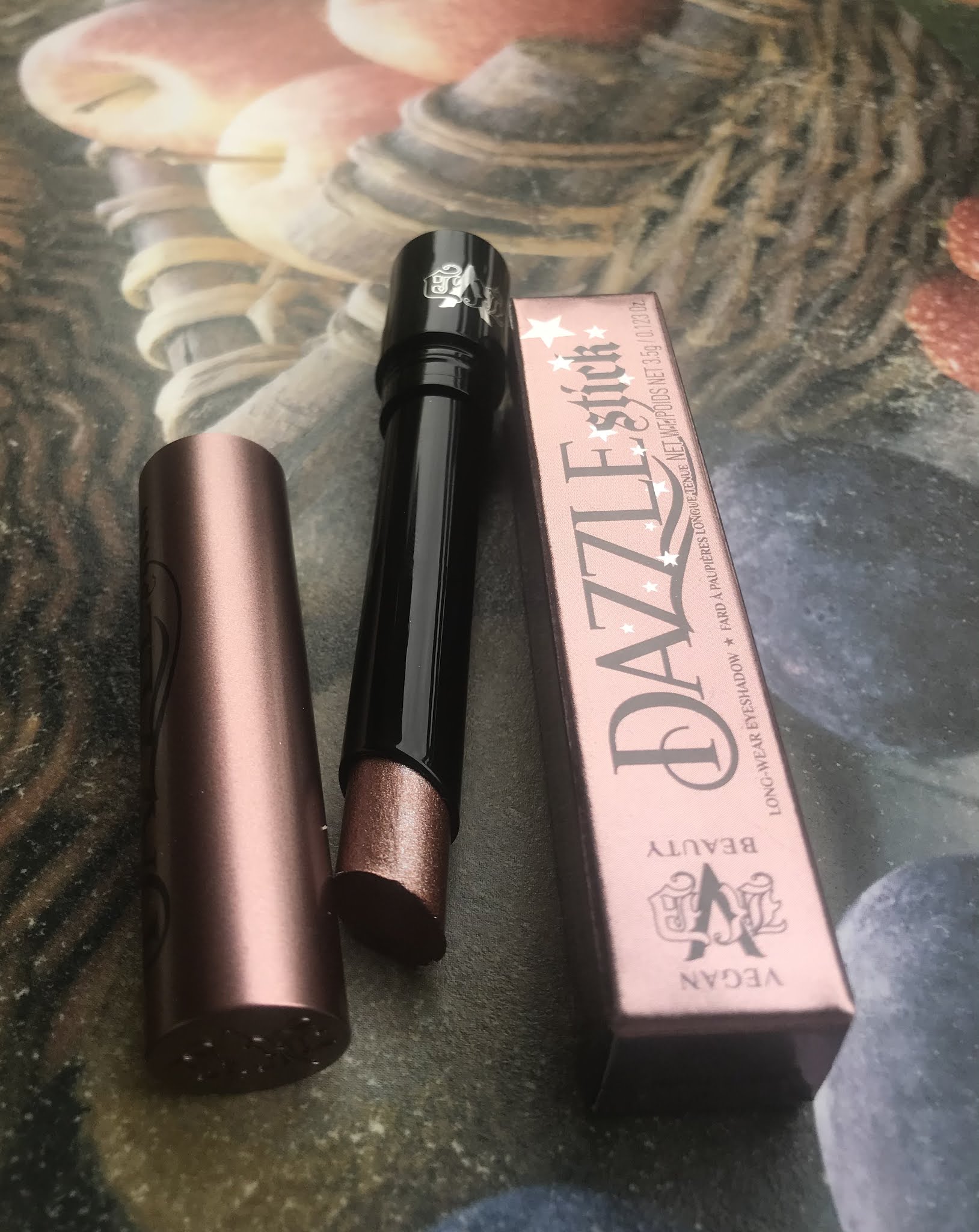 Novedades en KVD Beauty: sombras de ojos Dazzle stick - Makimarujeos de ...