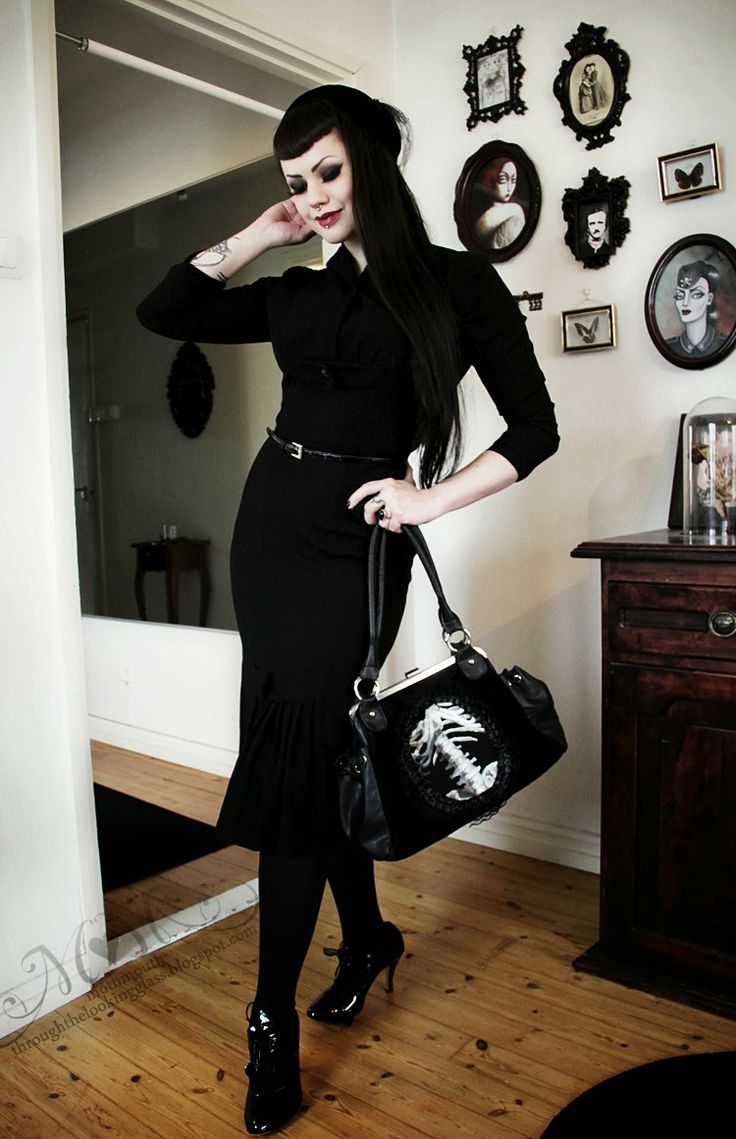 Madame Macabre: Looks Inspiradores: más Corporate Goth.