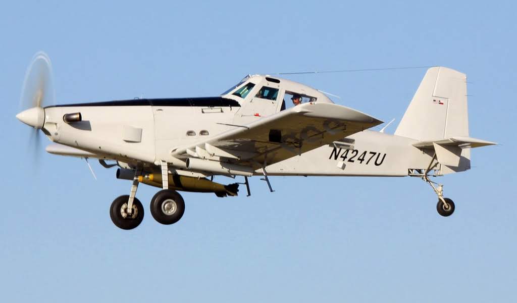 AVIÕES MILITARES: IOMAX Archangel, L3 AT-802L Longsword e LASA T-Bird