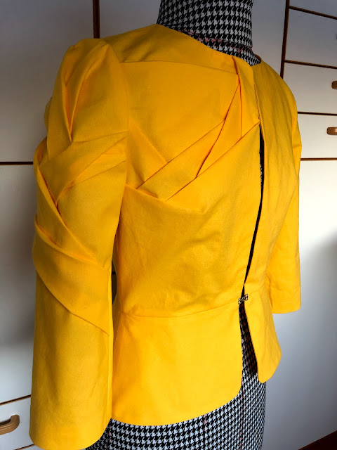 Jacket with Sleeve & Pocket Origami💛