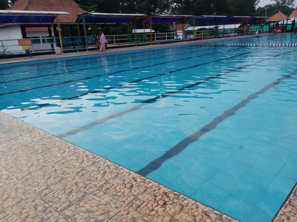 Kolam Renang Dam Raman