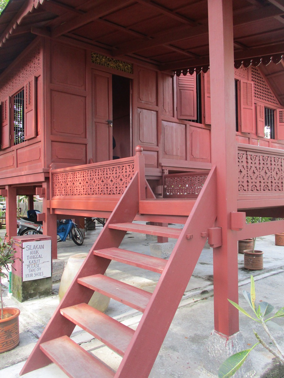 SENI LAMA MELAYU (MALAY OLDEN ART): Rumah tradisional Bugis (Bugis ...