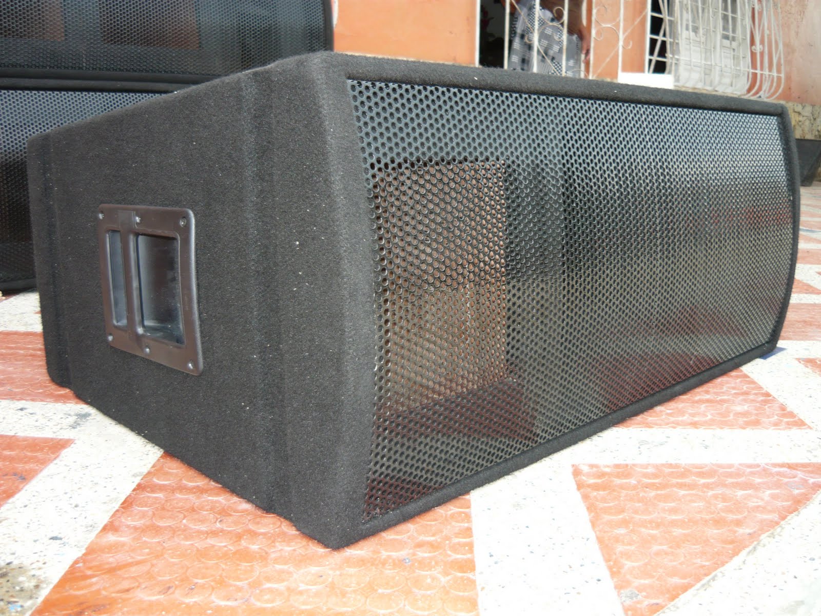 ebaudio: Line array Racks Bajos de presion