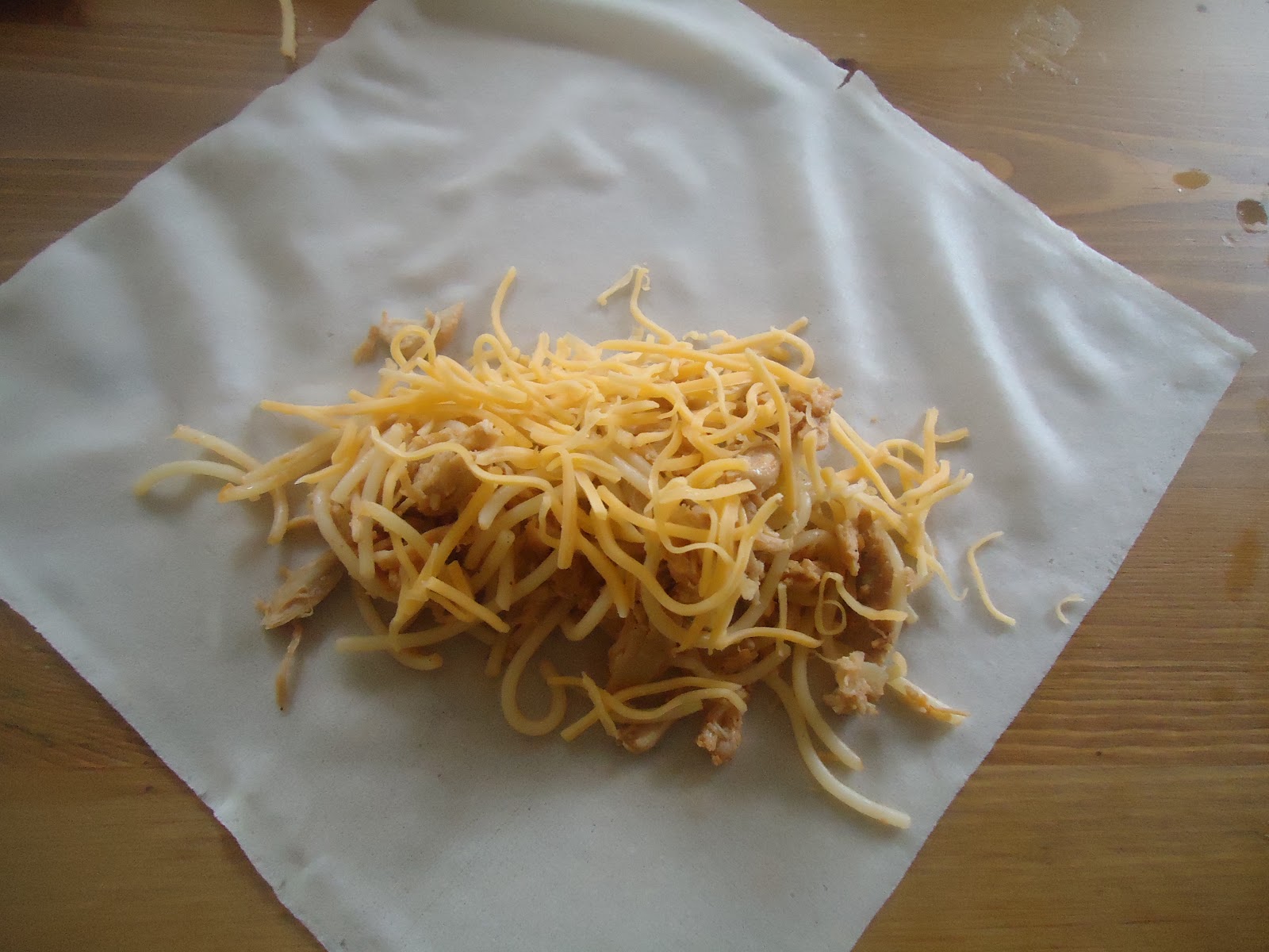 morEwish Cuisine by Mahwish: Cheesy Chicken Spaghetti Rolls