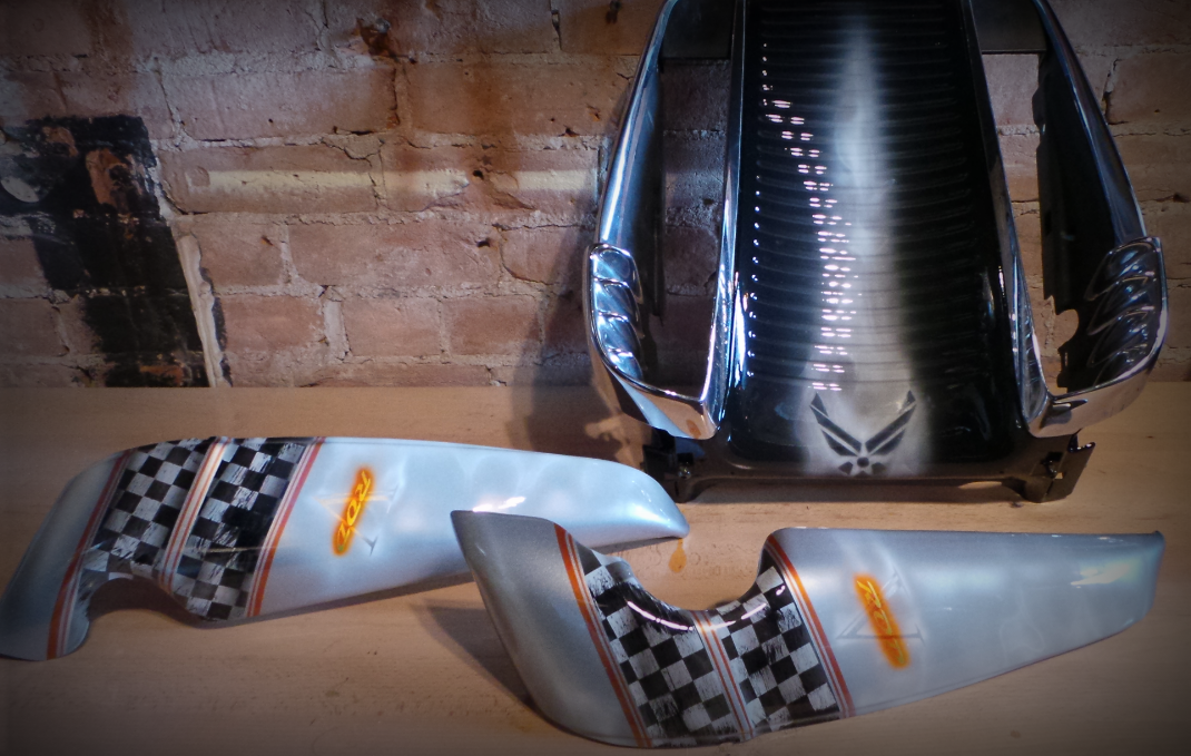 Online Motorcycle Paint Shop: distressed checkered with smoke on silver