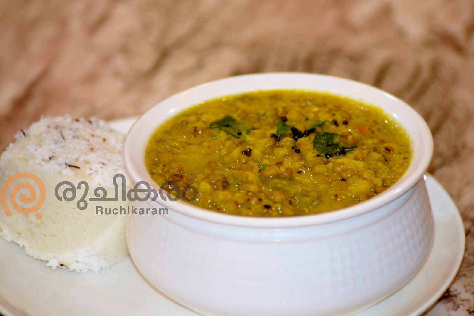 Ruchikaram: Kerala Style Cherupayar Curry | Green Gram Curry