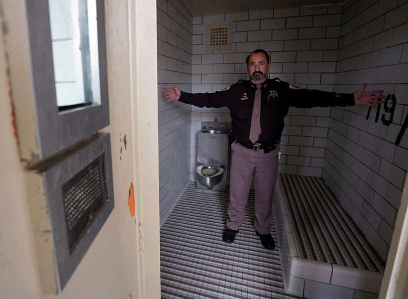 USA | One Cell, a Lifetime of Pain: Waking to the Truth of Solitary ...