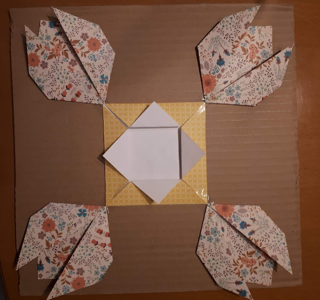 Mala Šem5ka: ORIGAMI IN SIMETRIJA