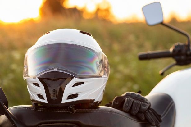 Tips Membeli Helm Motor Yang Tepat