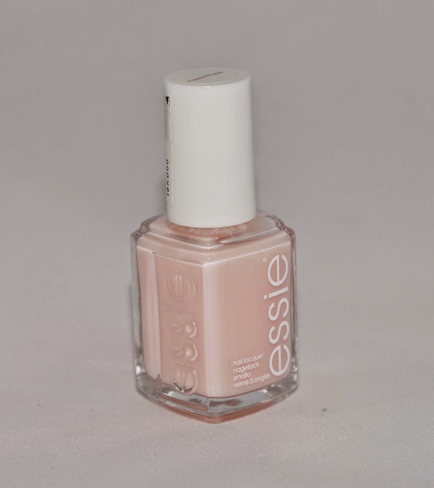 La vie de la femme: Лак для ногтей Essie #13 Mademoiselle
