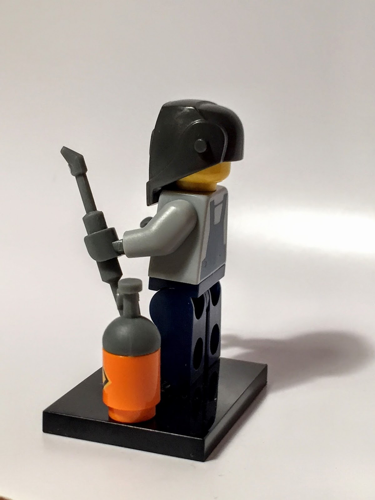 Lego Minifigure pictures: Lego Series 11 Minifigure The Welder