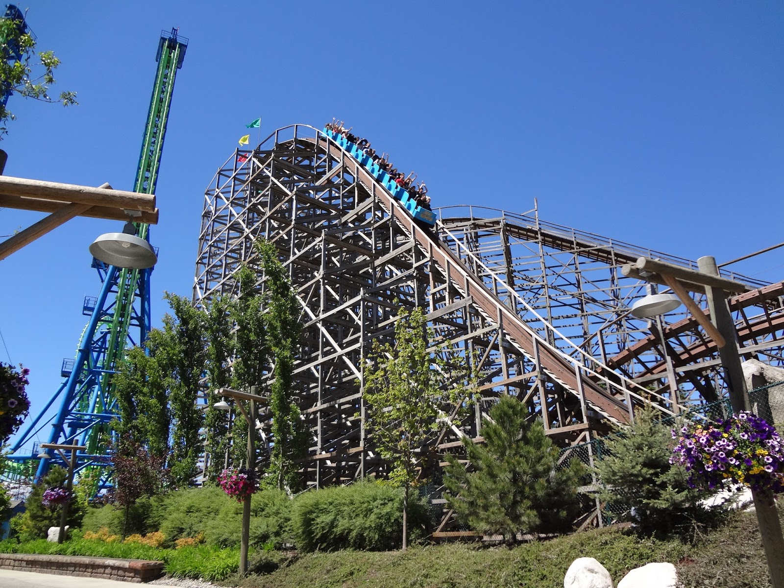 Back to Berlin...and BEYOND: Offbeat Northwest: Silverwood Theme Park