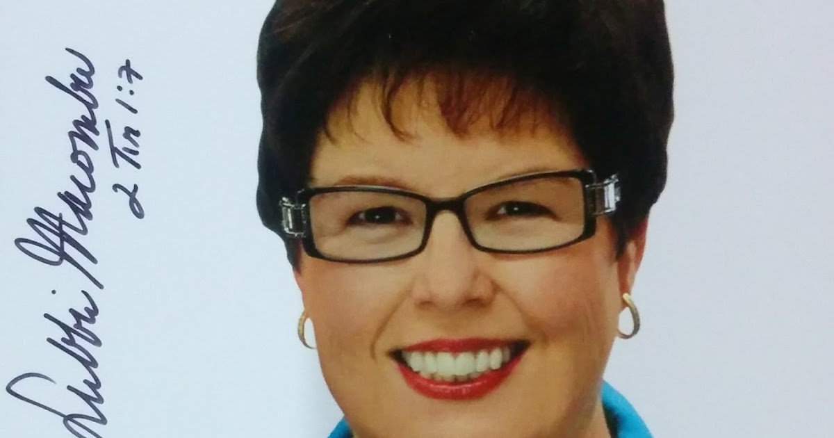 Autographs from anywhere: Debbie Macomber