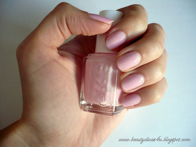 ***Beautydivas 4U***: NOTD: essie - 586 Guchi Muchi Puchi