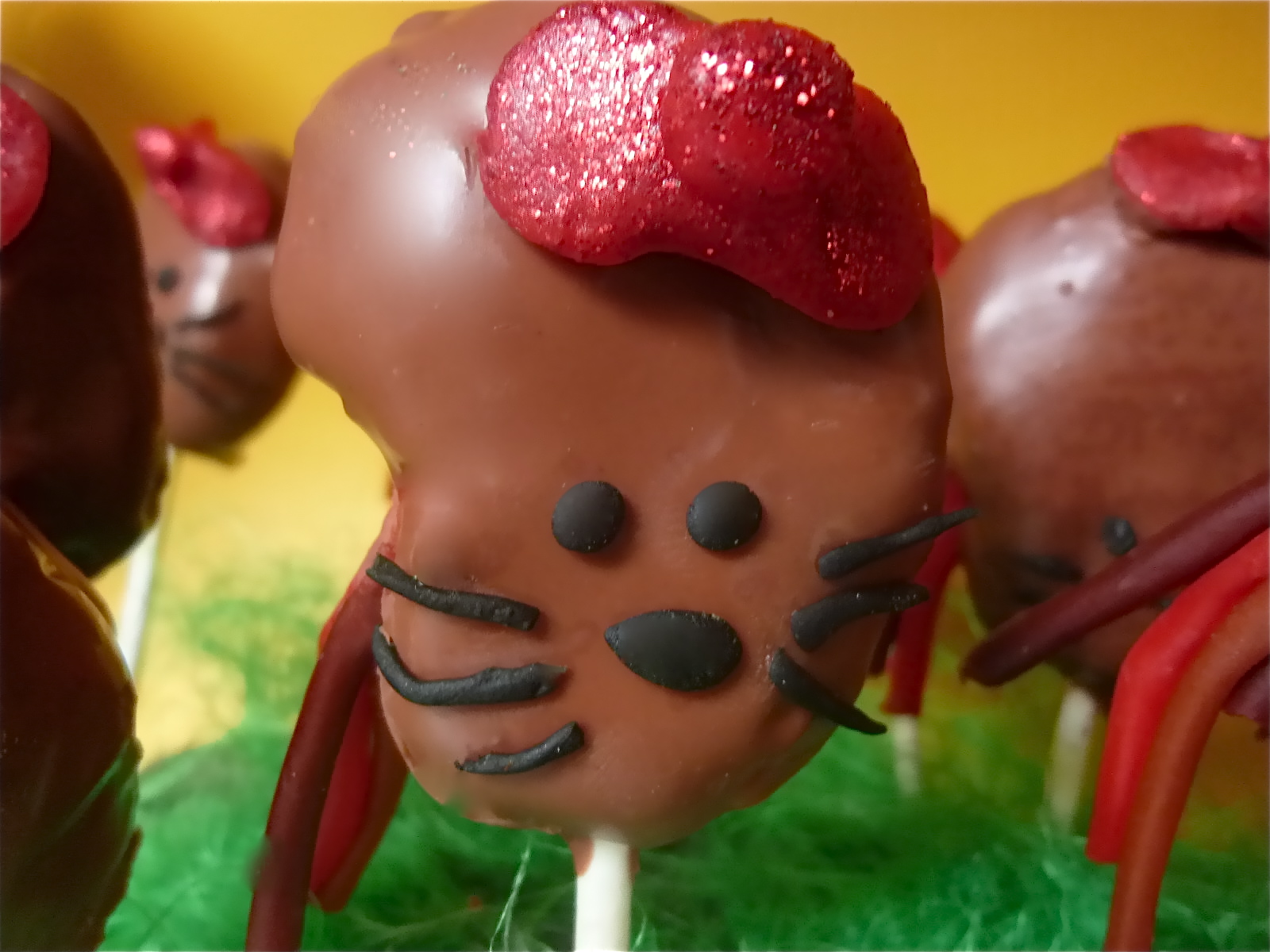 Hello Kidney Cake Pops – Diary of a Mad Hausfrau