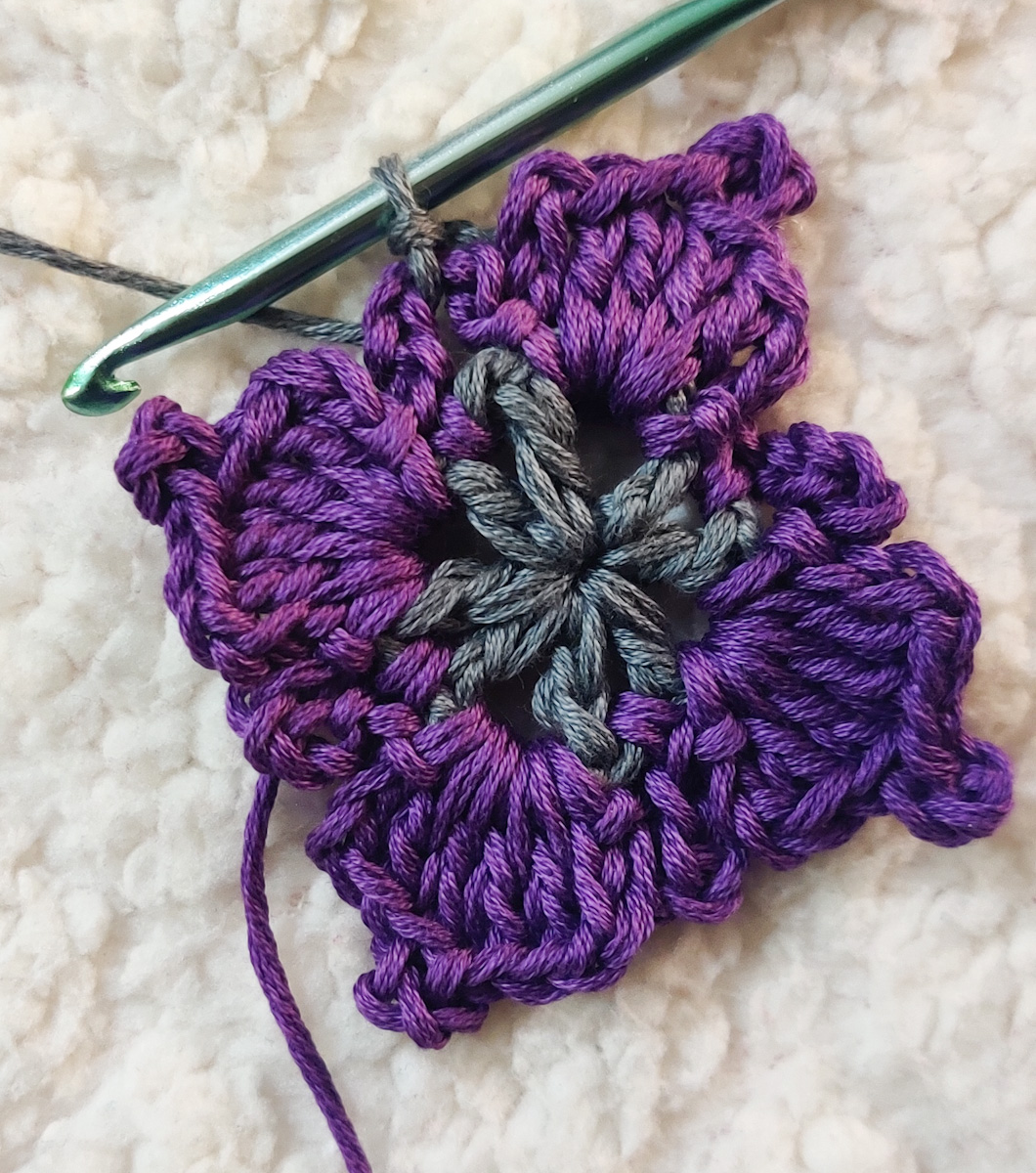 Raji's Craft Hobby: Crochet Picot Flower Square Motif