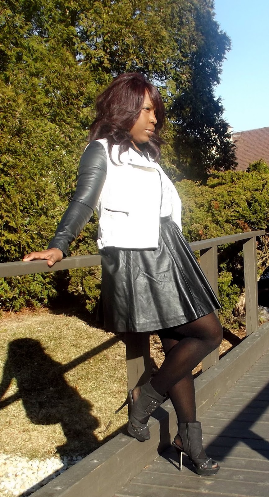 Toni's Take On Style...: B&W Leather & Lace