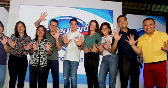She's The Mom: Alden Richards taught kids proper hand-washing with ...