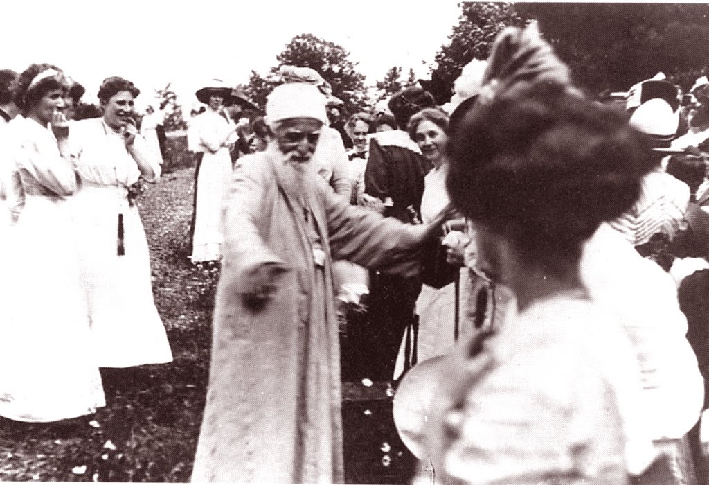 Abdul Baha Entertaining American Women | Baha'i Culture