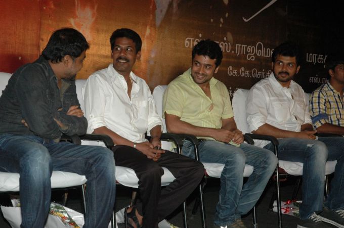 Indian Actress Online: Naan E Movie Audio Launch