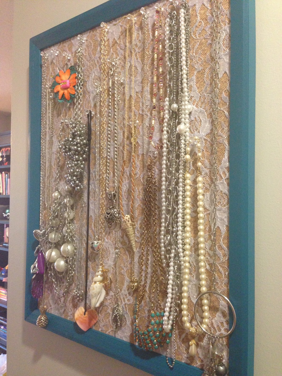 DIY Projects: DIY Necklace Frame