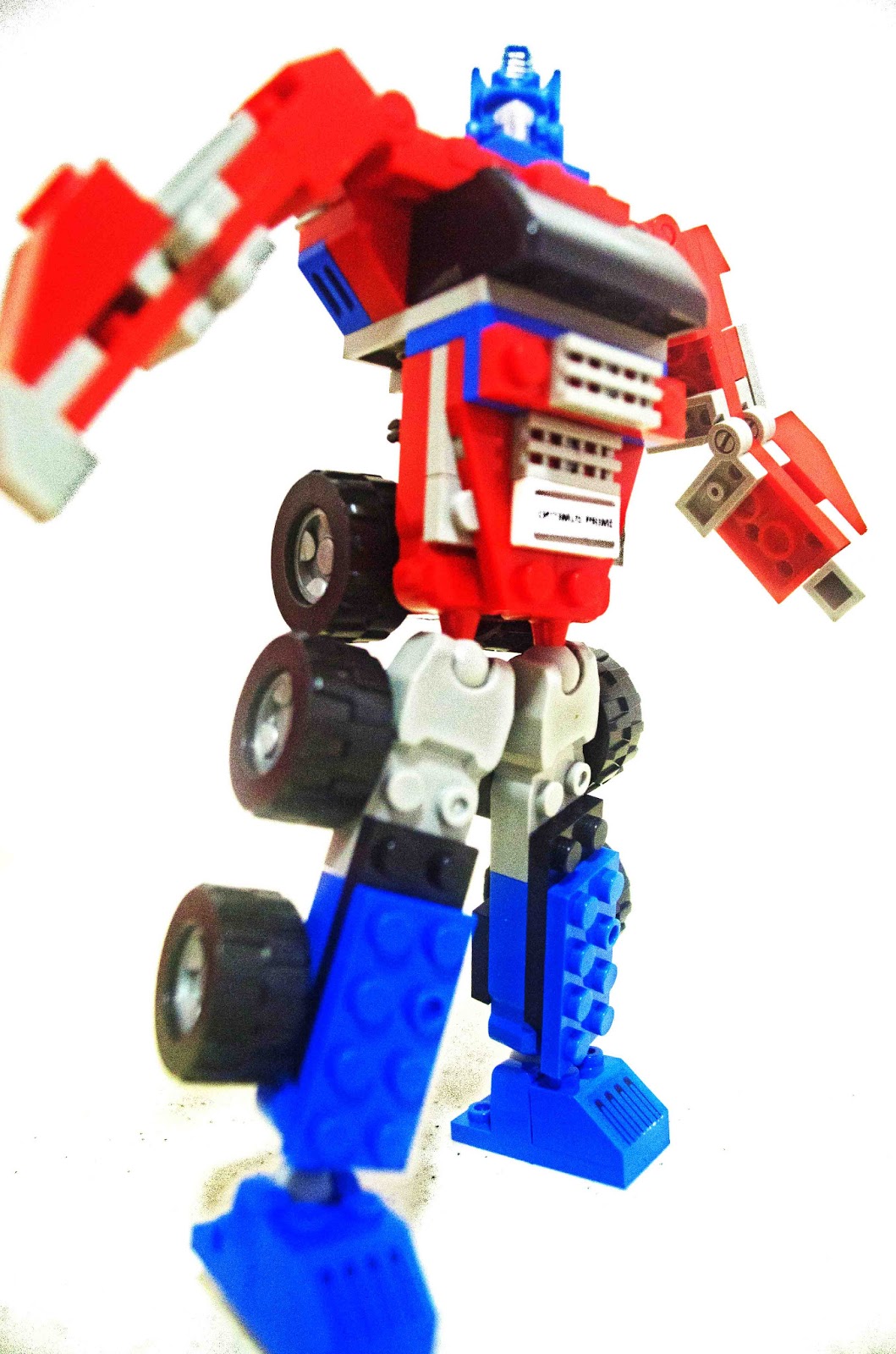The Maximum Hobbyist : TOY REVIEW: KRE-O TRANSFORMERS: OPTIMUS PRIME ...