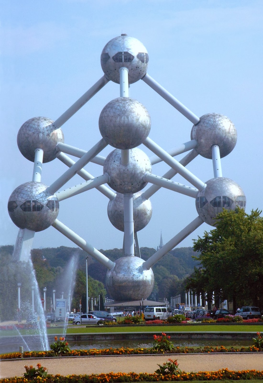 Brüksel'in Sembolü Atomium | Galaksi Rehberiniz