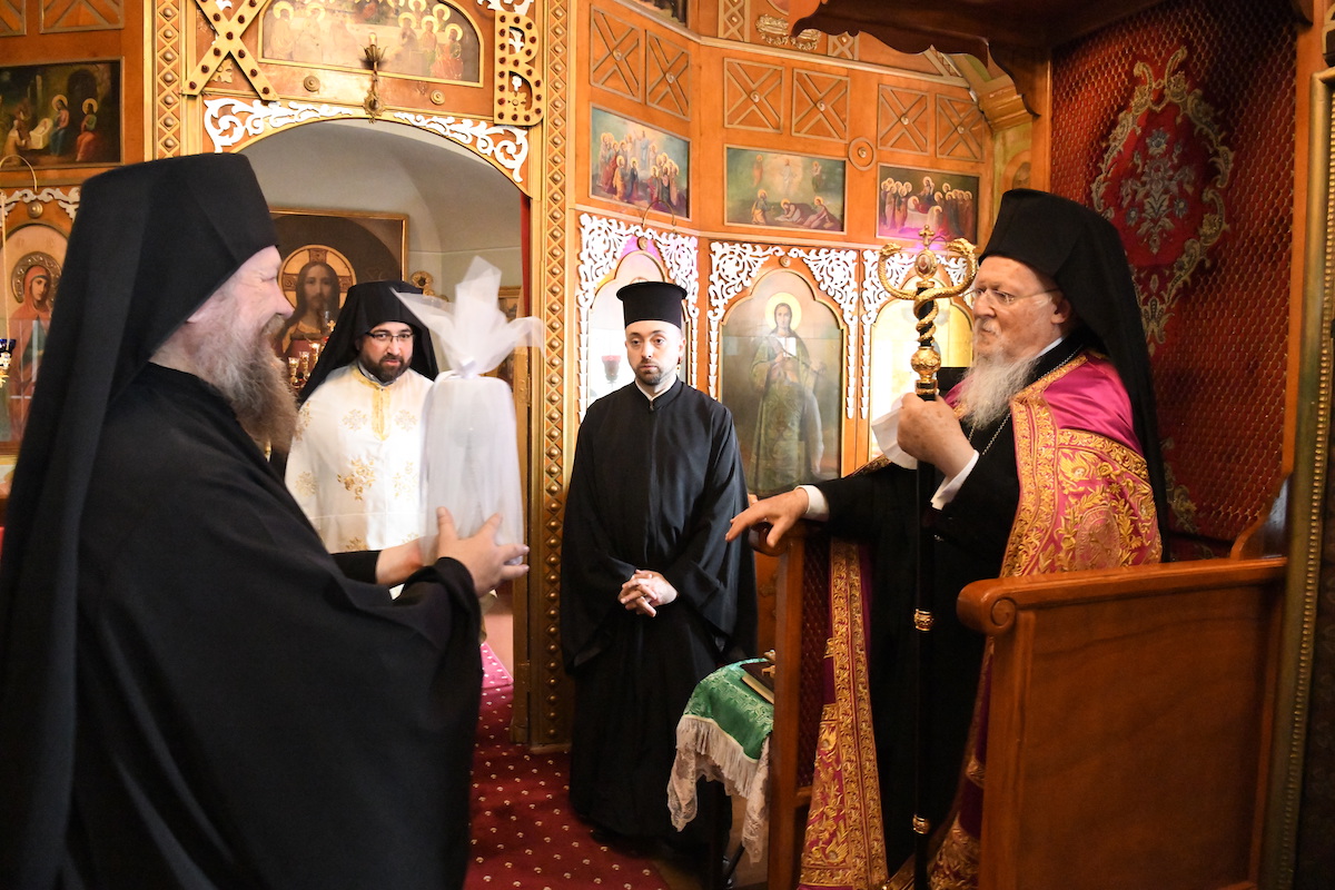 ΦΩΣ ΦΑΝΑΡΙΟΥ: ΠΑΤΡΙΑΡΧΙΚΗ ΧΟΡΟΣΤΑΣΙΑ ΣΤΟ ΜΕΤΟΧΙ ΤΗΣ Ι. ΜΟΝΗΣ ...
