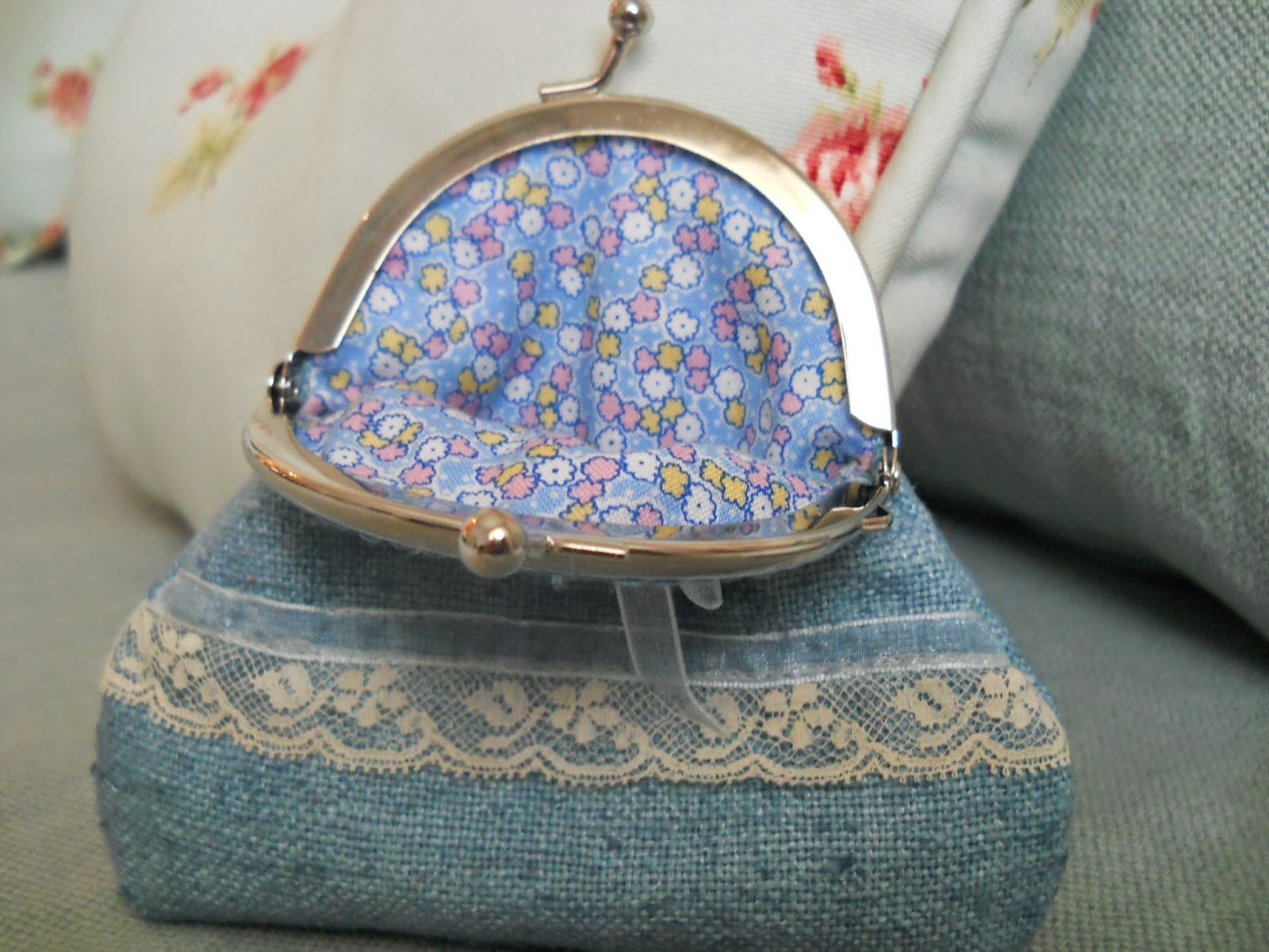 Artesanía Tello Romero: Monederos de seda rústica