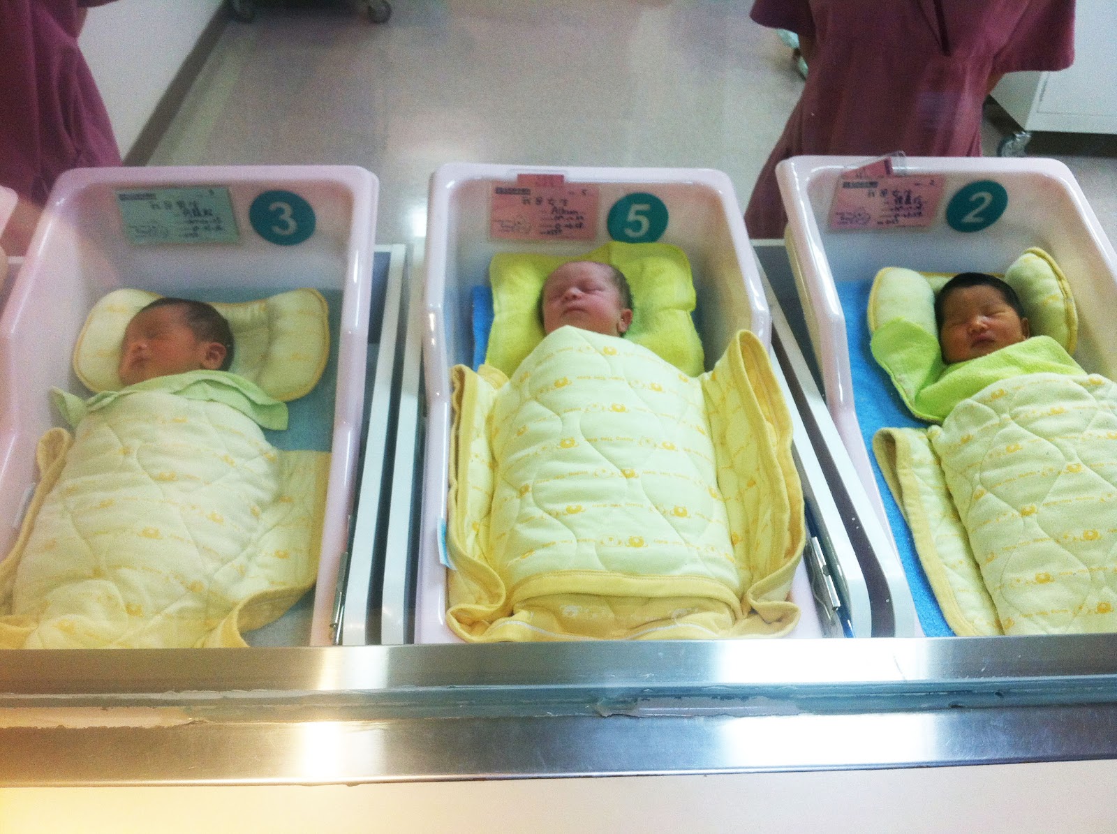 27°72′N 85°37′E: Having a baby in Taiwan