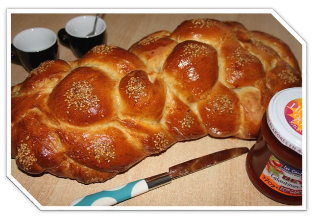 Le Bretzel Masqué: Pain Challah
