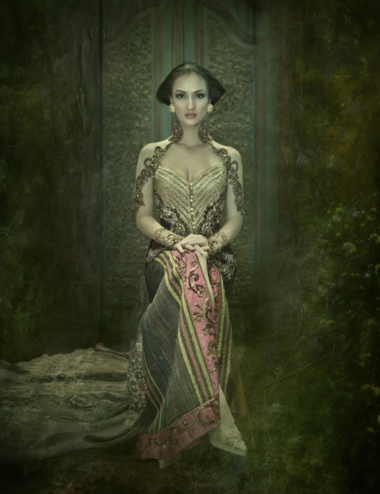 Soul Java: Anne Avantie, New Photoshoot Batik Kebaya Lawasan
