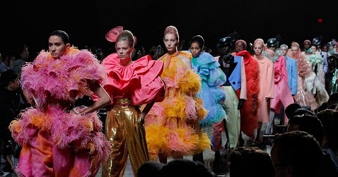 Fashionista Smile: Contacts