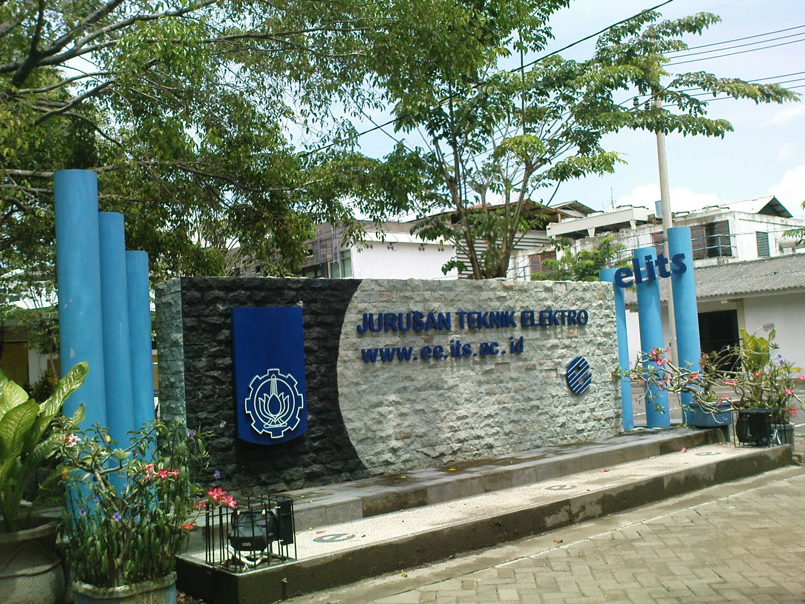 Coretannya BRILIANTA: Sekilas Tentang Kampus ITS Surabaya (Institut ...