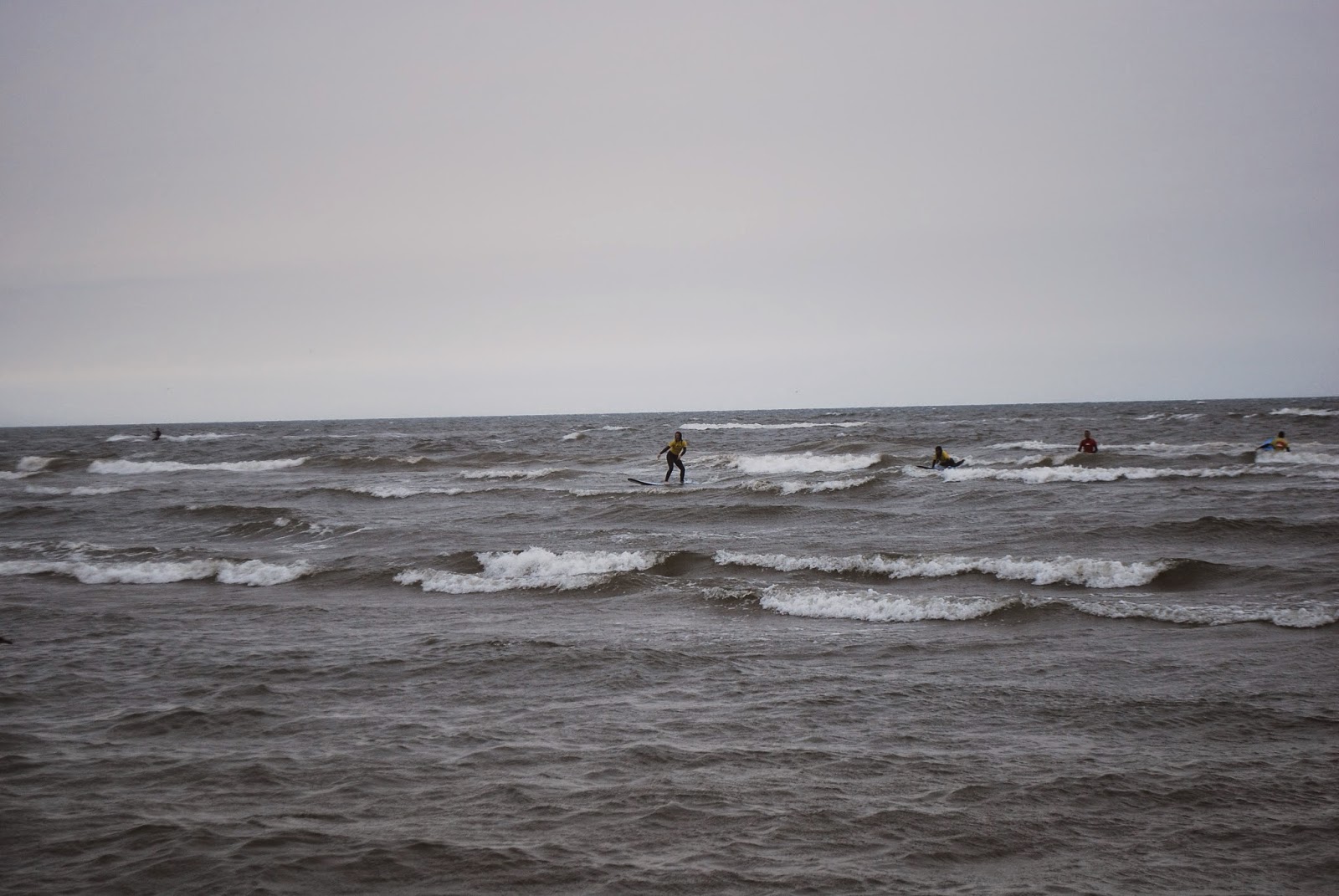 Diary of an Urban Housewife: How to Host a Surfing Sleepvoer