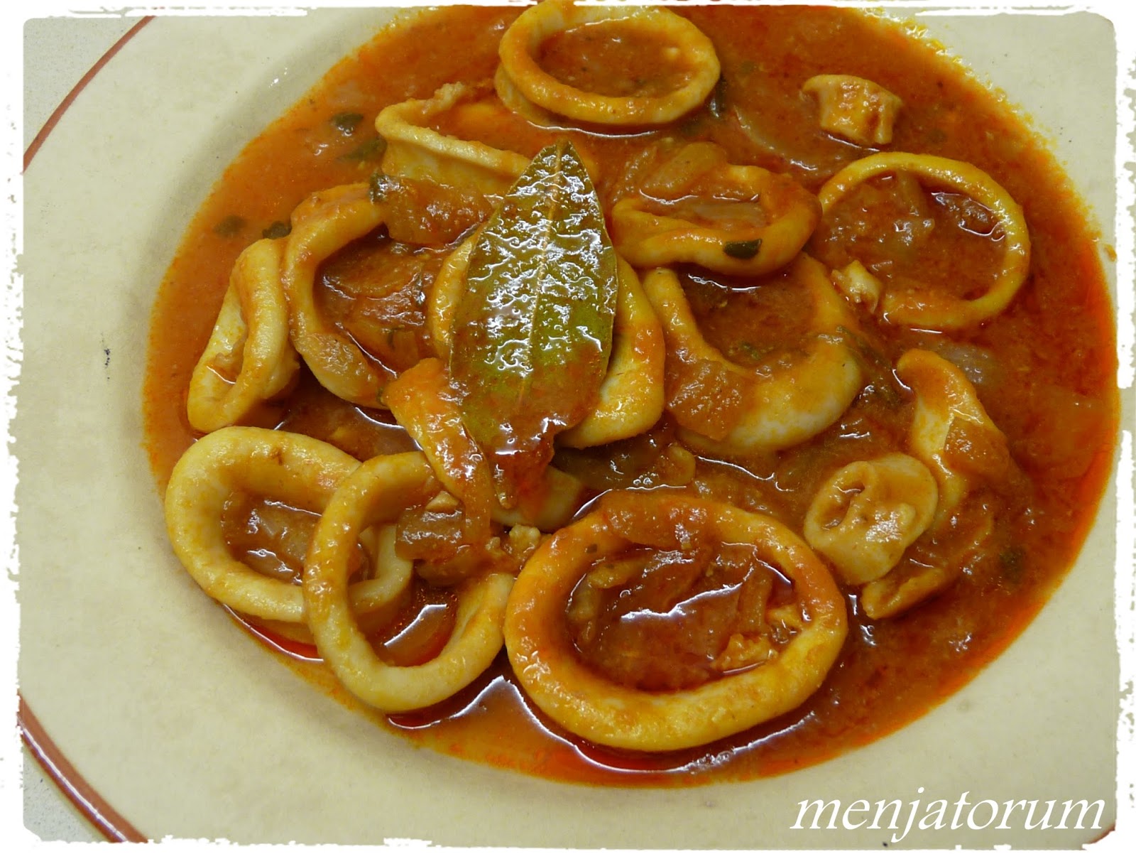 MENJATORUM : CALAMARES EN SALSA