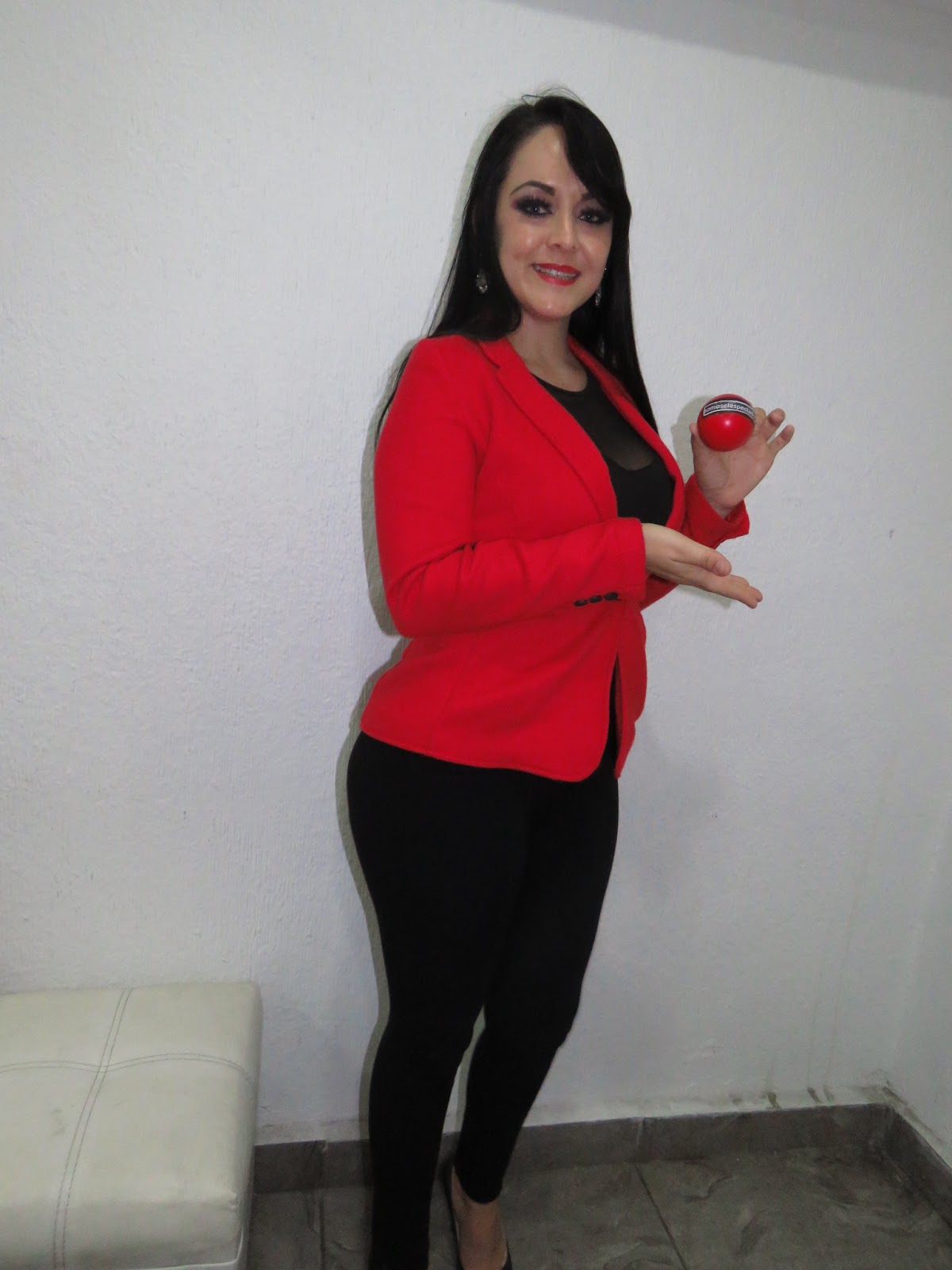somoselespectador: ANGELES LAMAS PONE NUESTRO CORAZON MAS ROJO