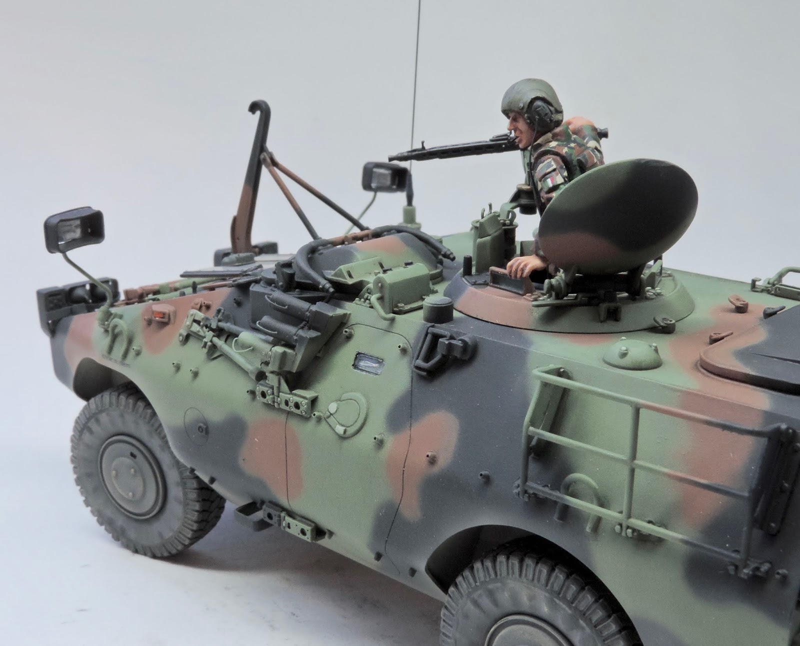 Pete's Model World : Italian Puma On It's Wheels