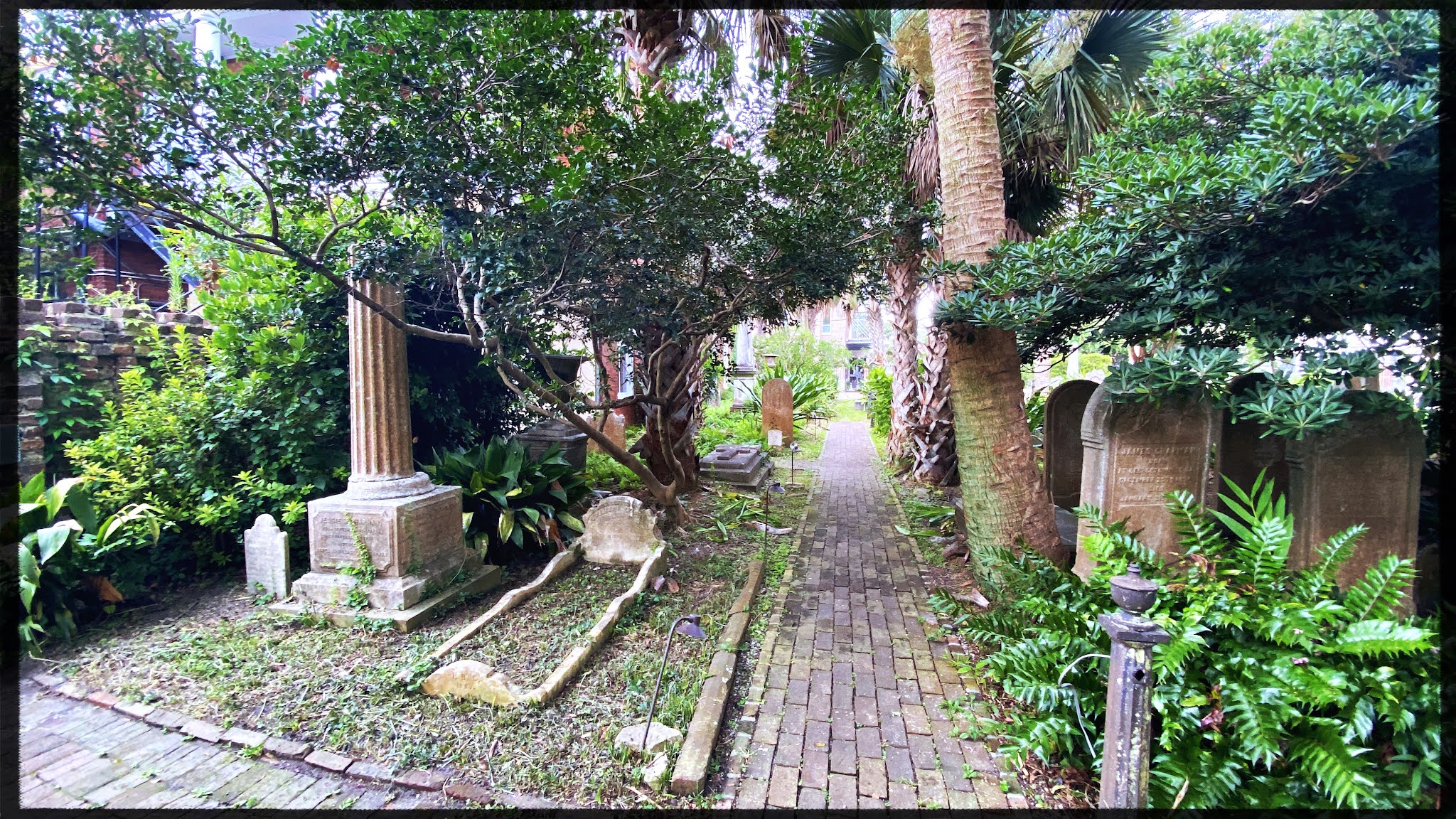 SleuthSayers: Annabel Lee Buried Here, and Other Boneyard Myths